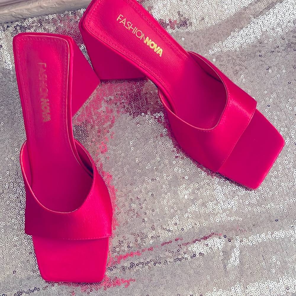 Hot Pink Fashion Nova Chunky Heel Slides, Brand New,S… - Gem
